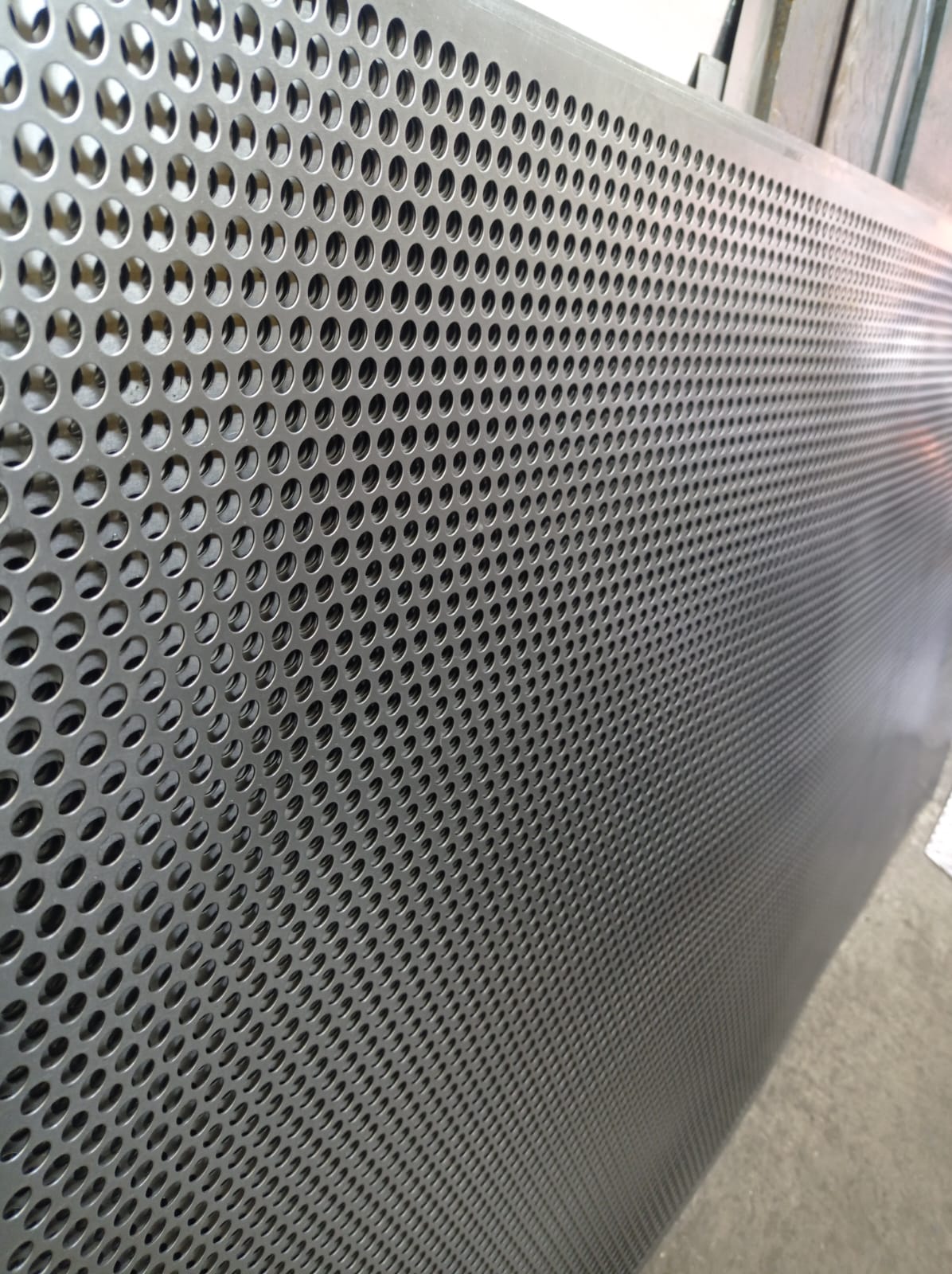 MALLA MICROPERFORADA DE 3,6,10 MILIMETROS DE PERFORACIÓN – Laminas ...