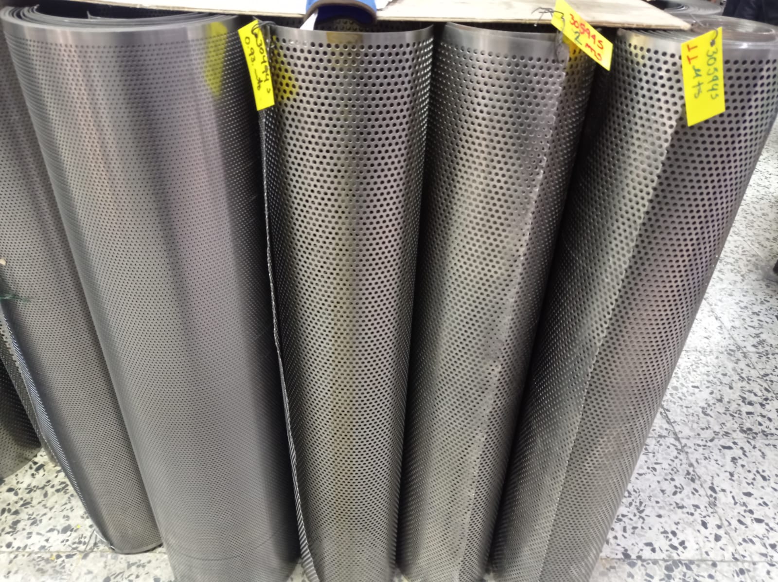 MALLA MICROPERFORADA DE 3,6,10 MILIMETROS DE PERFORACIÓN – Laminas ...