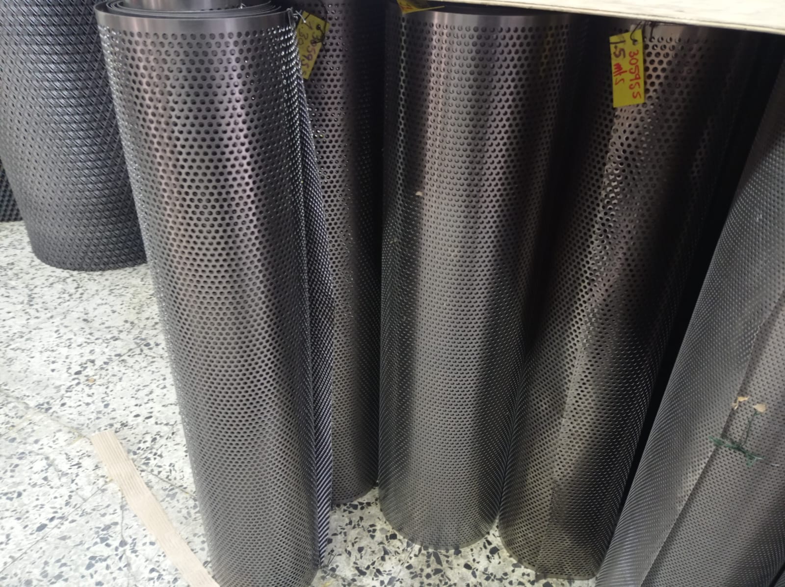 MALLA MICROPERFORADA DE 3,6,10 MILIMETROS DE PERFORACIÓN – Laminas ...